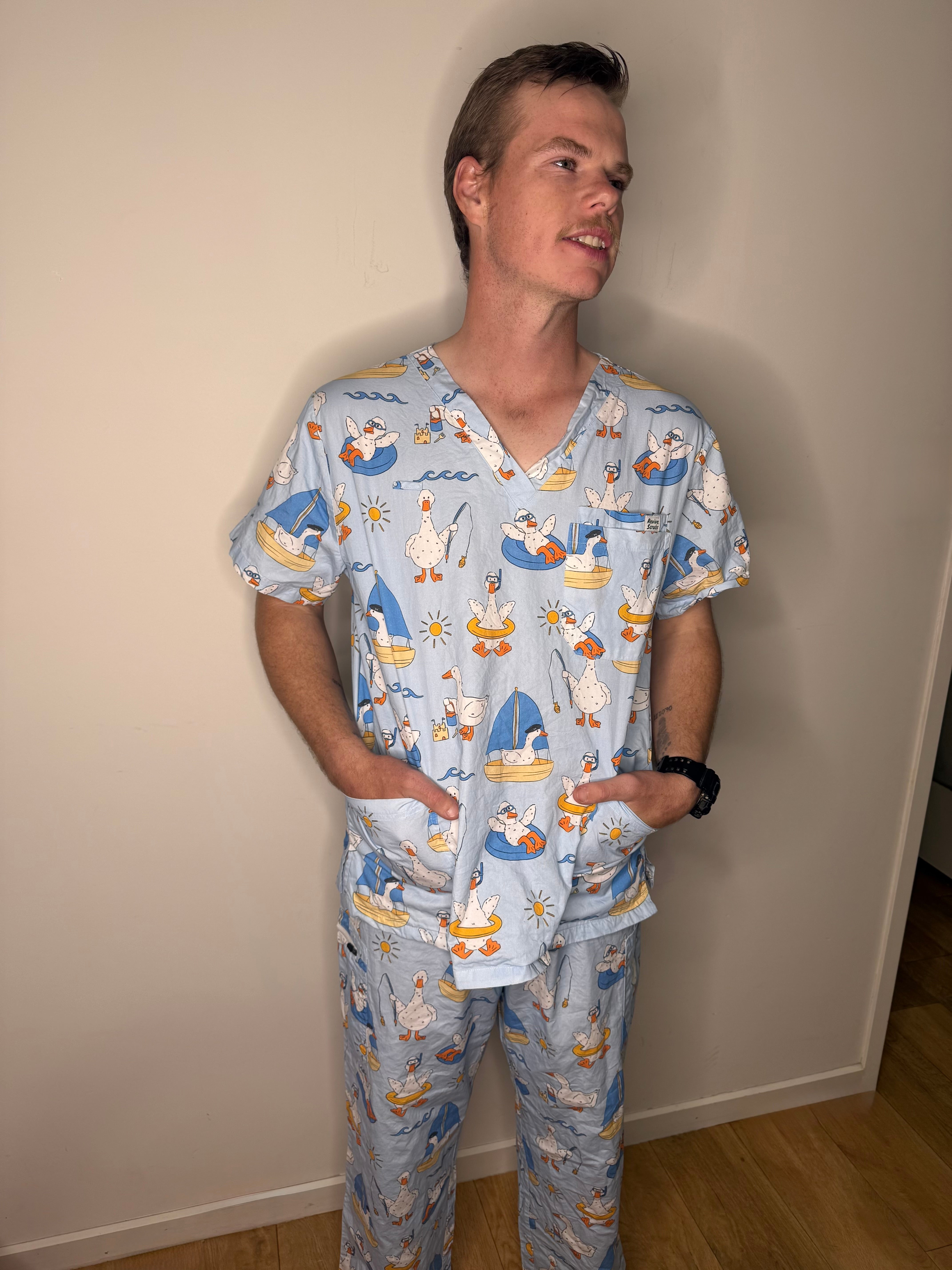 SUMMER DUCK SET – Revive Scrubs